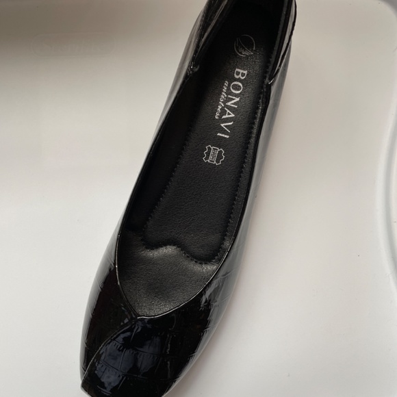 Bonavi | Shoes | Bonavi Black Patent Leather Low Heeled | Poshmark